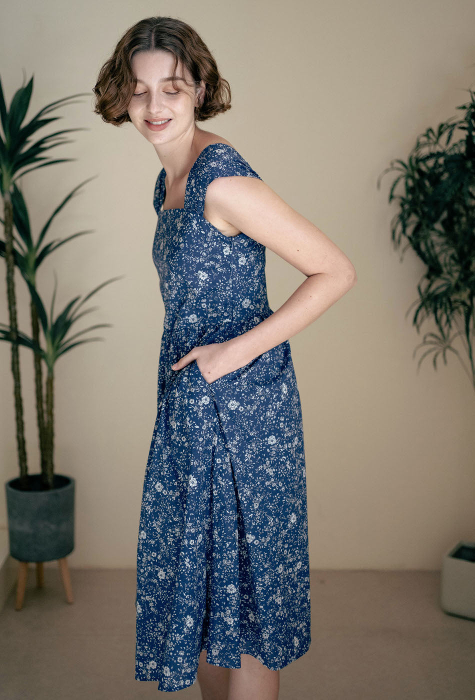 Love Comes Knockin' II Cotton Dress in Glimmering Garden – Lili & Do